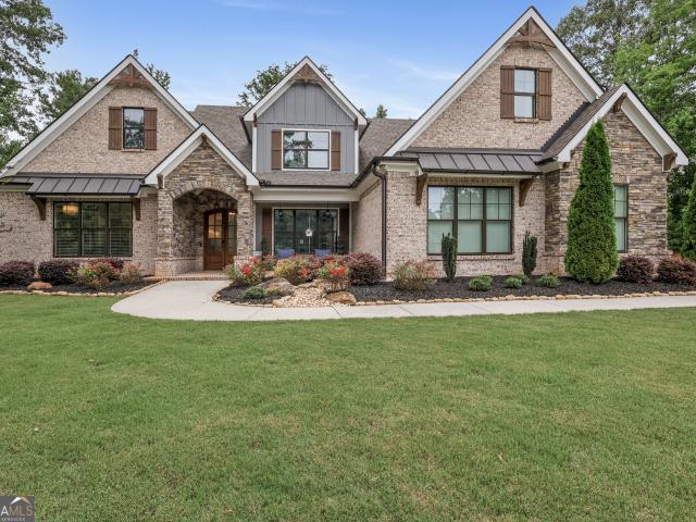 204 Tuxedo Circle
