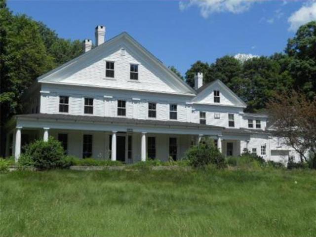 204 Village St, Medway, MA 02053