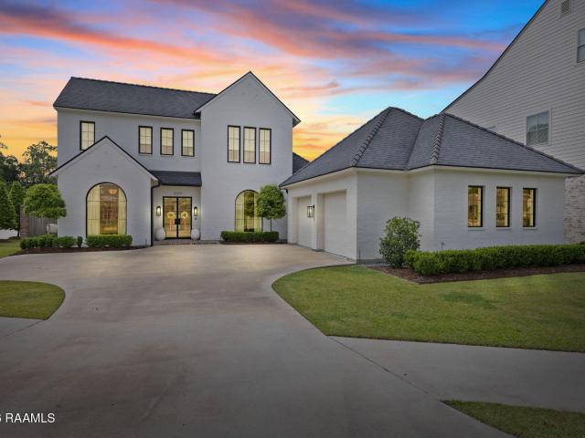 204 Vineyard Row, Lafayette, LA 70508 | MLS #2600002 | Compass