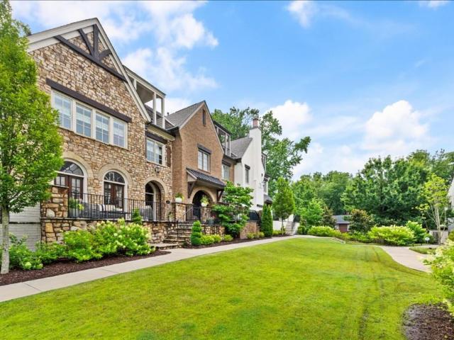 204 Violet Garden Walk