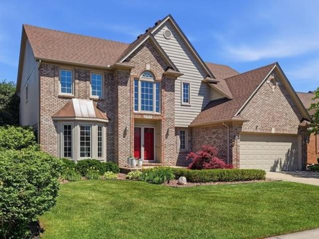 20547 Windham Dr, Macomb Township, MI 48044
