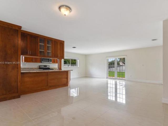 20545 Leeward Ln, Cutler Bay, FL 33189