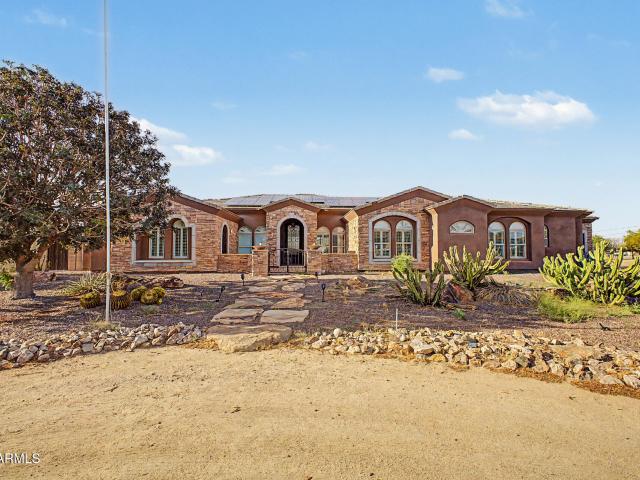 20548 e navajo drive