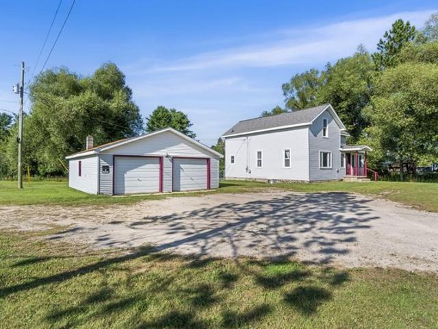 2054 E Levering Rd, Cheboygan, MI 49721