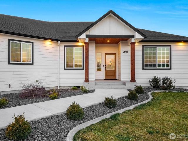 2054 Road H. 2 NE