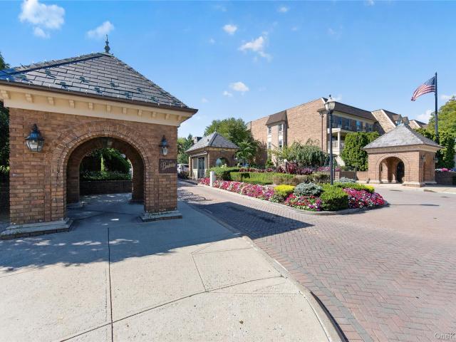 20550 Brian Crescent 1076