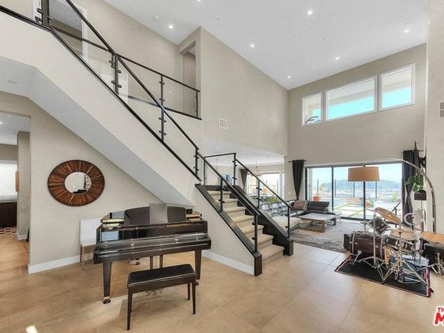 20558 W Overlook Ct, Porter Ranch, CA 91326