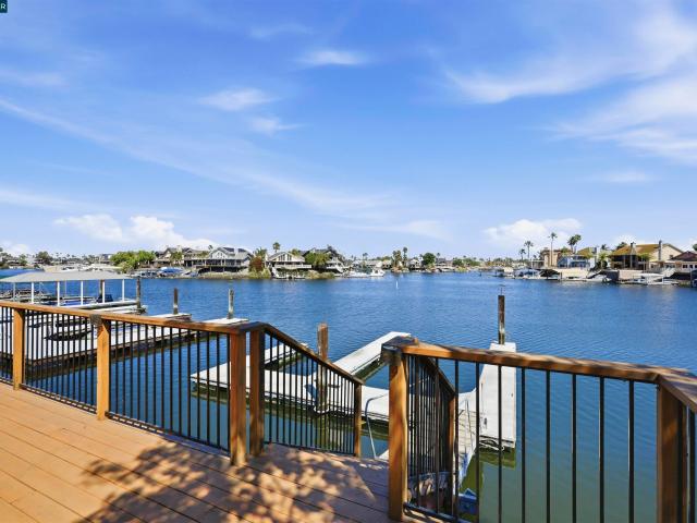 2055 Cypress Pt