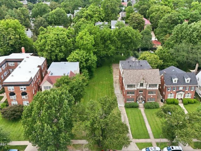 2055 Douglass Blvd