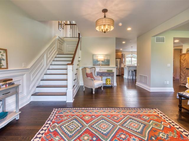 2055 Grandview Drive
