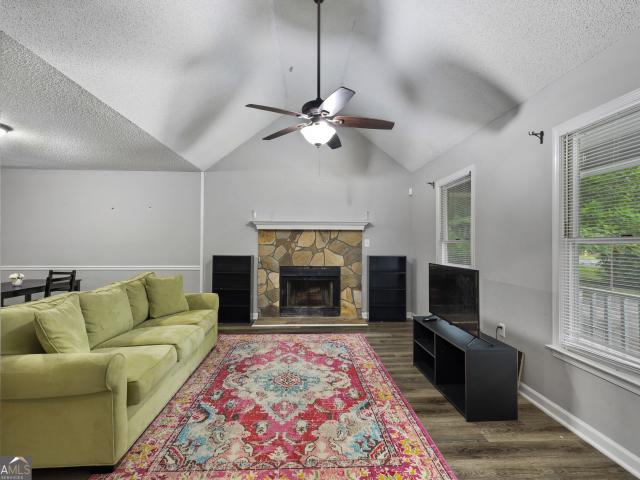 2055 Greentree Parkway
