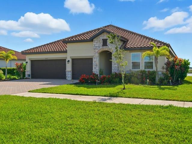 2055 Grove Dr, Naples, FL 34120