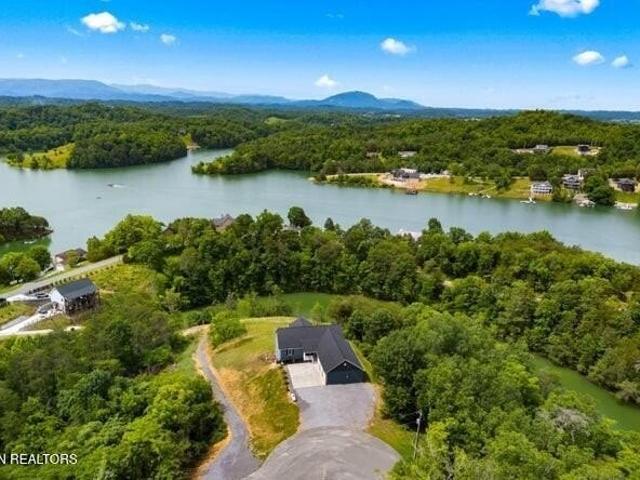 2055 Scott St, Sevierville, TN 37876