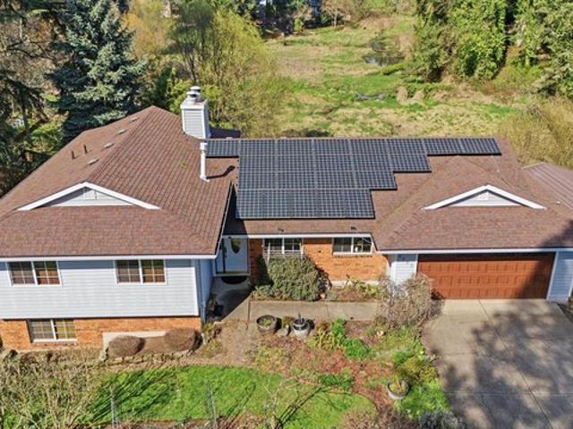 2055 SE Oak Crest Dr, Hillsboro, OR 97123
