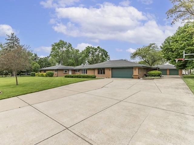 20560 Bensley Ave, Lynwood, IL 60411