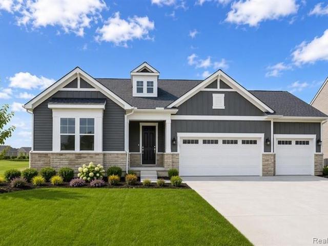 20569 W Kilburn Dr, Macomb Township, MI 48044