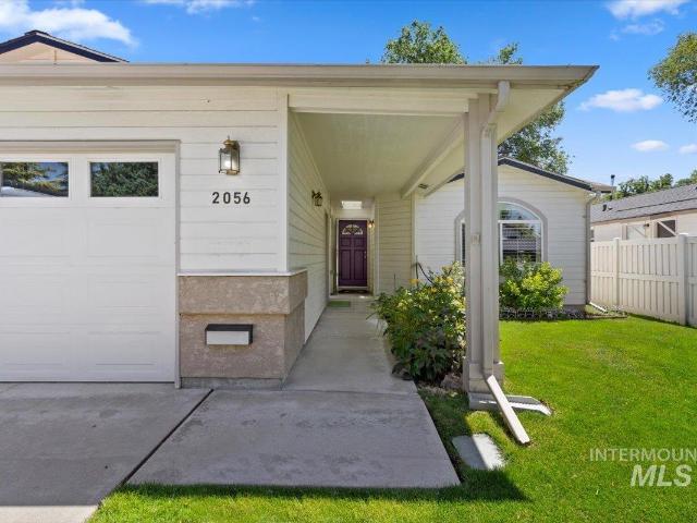 2056 N 28th