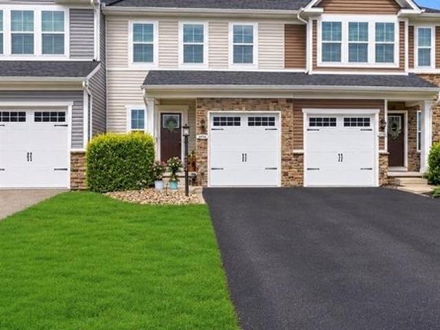 2056 Cade Dr, Monaca, PA 15061