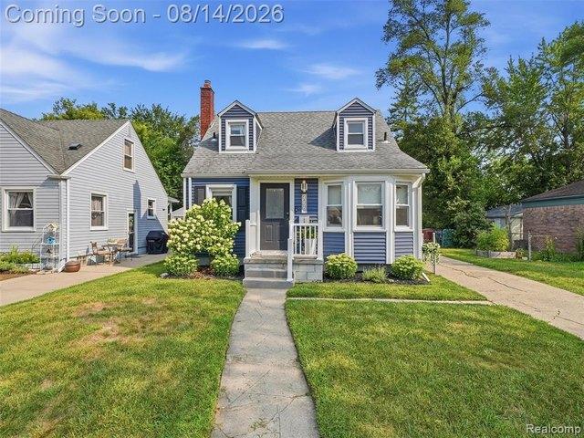 2056 Cambridge Rd, Berkley, MI 48072