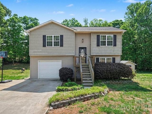 2056 Redberry Ln, Conover, NC 28613