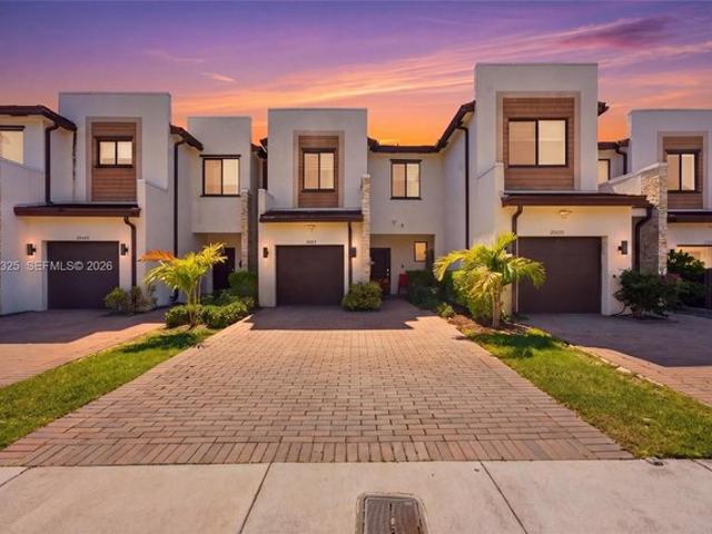 20572 NE 5th Pl, Miami, FL 33179