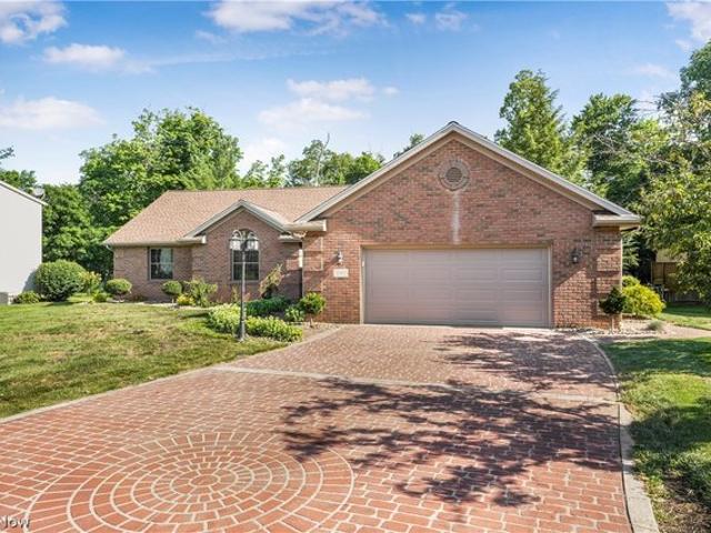 2057 Overcrest St, Alliance, OH 44601