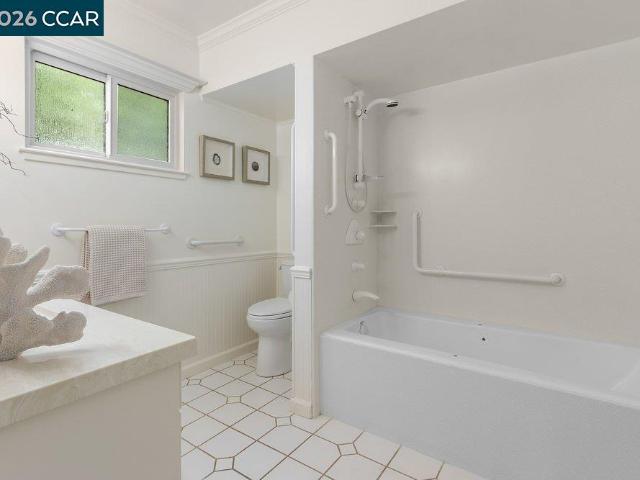 2057 Golden Rain Rd, Unit 8, Walnut Creek, CA 94595 | MLS #41126 | Compass