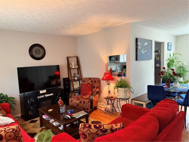 2057 Lenoa Lane