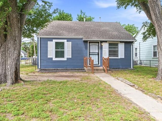 2057 S Exchange Pl, Wichita, KS 67213