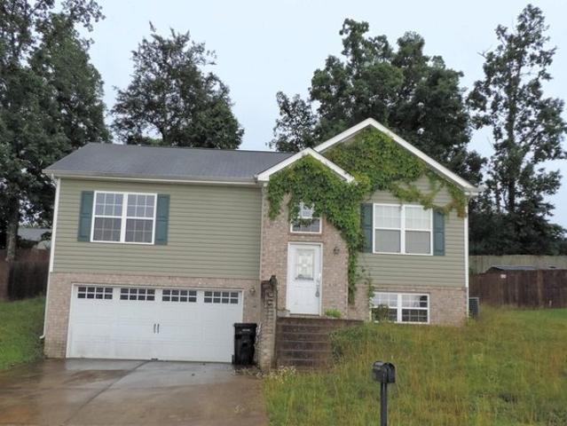 2057 Short Leaf Ln, Soddy Daisy, TN 37379