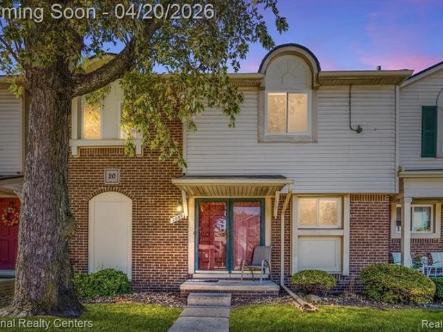 2057 W Franklin Dr, Canton, MI 48187