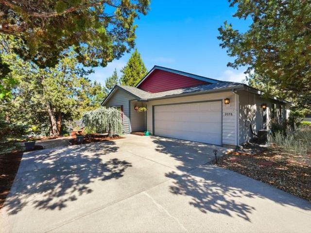2058 NE Hollow Tree Ln, Bend, OR 97701