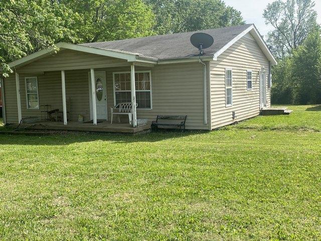 2058 Old Greenbrier Pike, Greenbrier, TN 37073