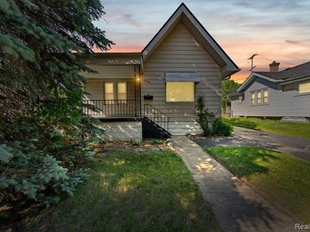 2058 Cartier St, Flint, MI 48504
