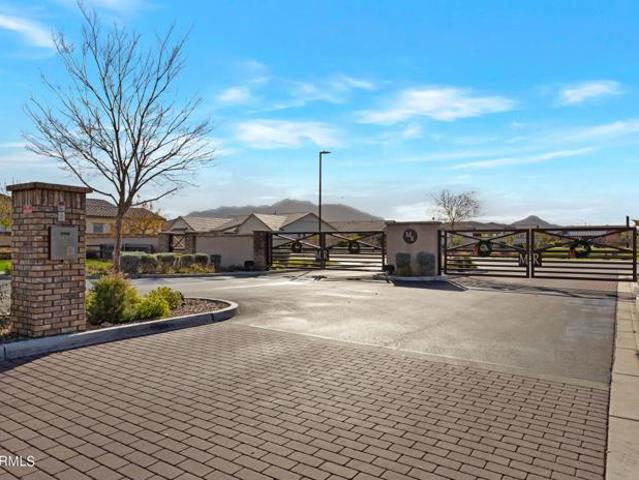 2058 E Blackhawk Ct, Gilbert, AZ 85298