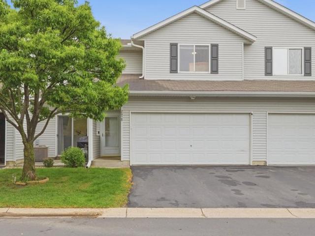 2058 Parkway Ave, Shakopee, MN 55379