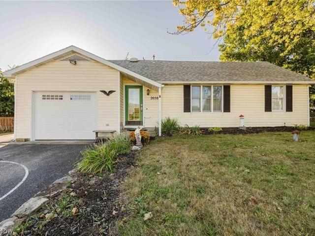 2058 S Skyline Dr, Marblehead, OH 43440