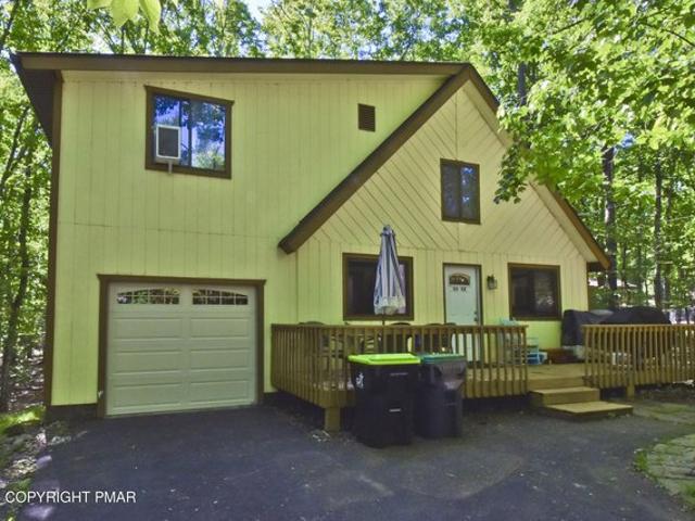 2059 Candlewood Dr, East Stroudsburg, PA 18301