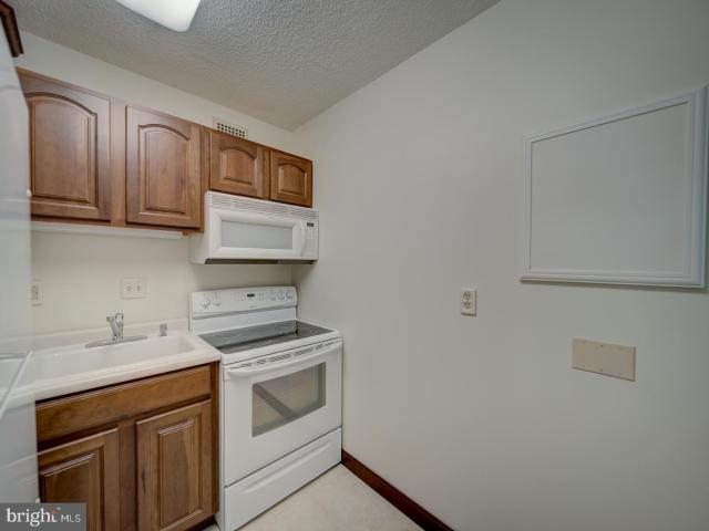 2059 Huntington Ave, Unit 300, Alexandria, VA 22303 | MLS #VAFX2273