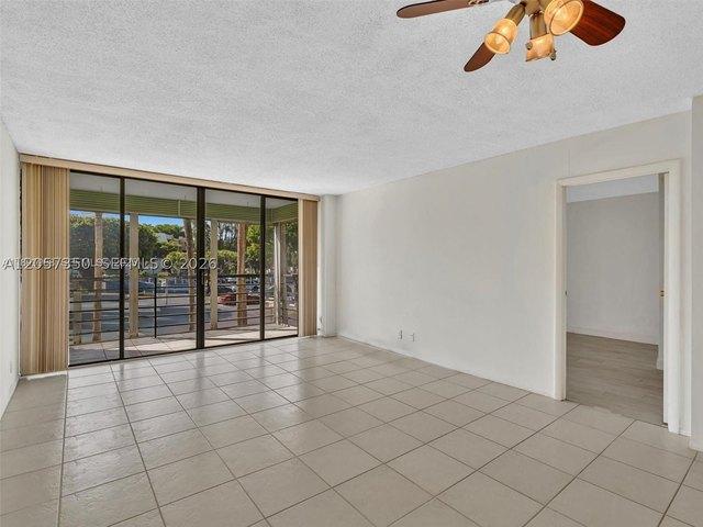 20500 W Country Club Dr Unit 203, Aventura, FL 33180