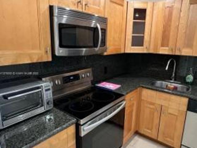 20500 Country Club Dr W #204, Aventura, FL 33180