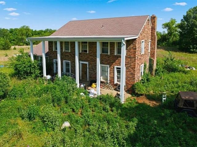 20505 Tonganoxie Rd, Tonganoxie, KS 66086