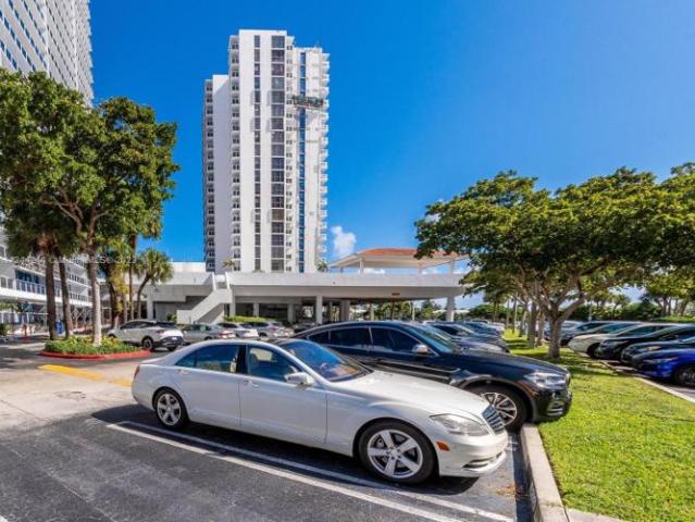20505 Country Club Dr E #634, Aventura, FL 33180