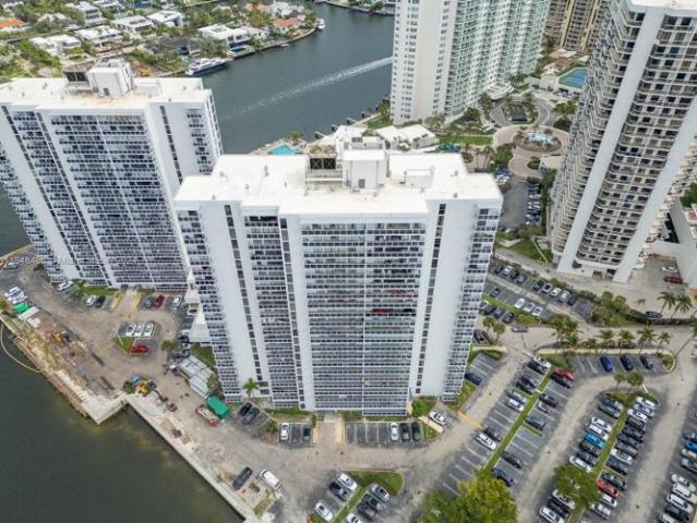 20505 E Country Club Dr #731, Aventura, FL 33180