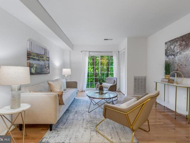 2050 N Calvert St Apt 104, Arlington, VA 22201