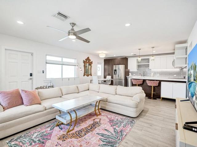 2050 NE 39th St Apt 101, Fort Lauderdale, FL 33308
