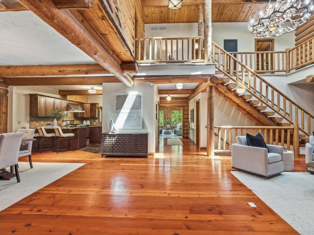 2050 Oakwood Ridge