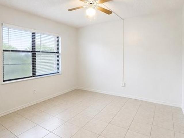 2050 Oleander Blvd Apt 1 105, Fort Pierce, FL 34950