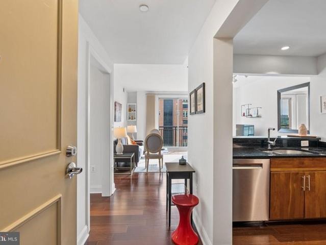 2050 Jamieson Ave Apt 1310, Alexandria, VA 22314