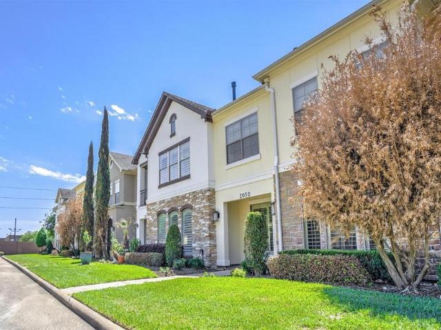 2050 Palm Forest Lane